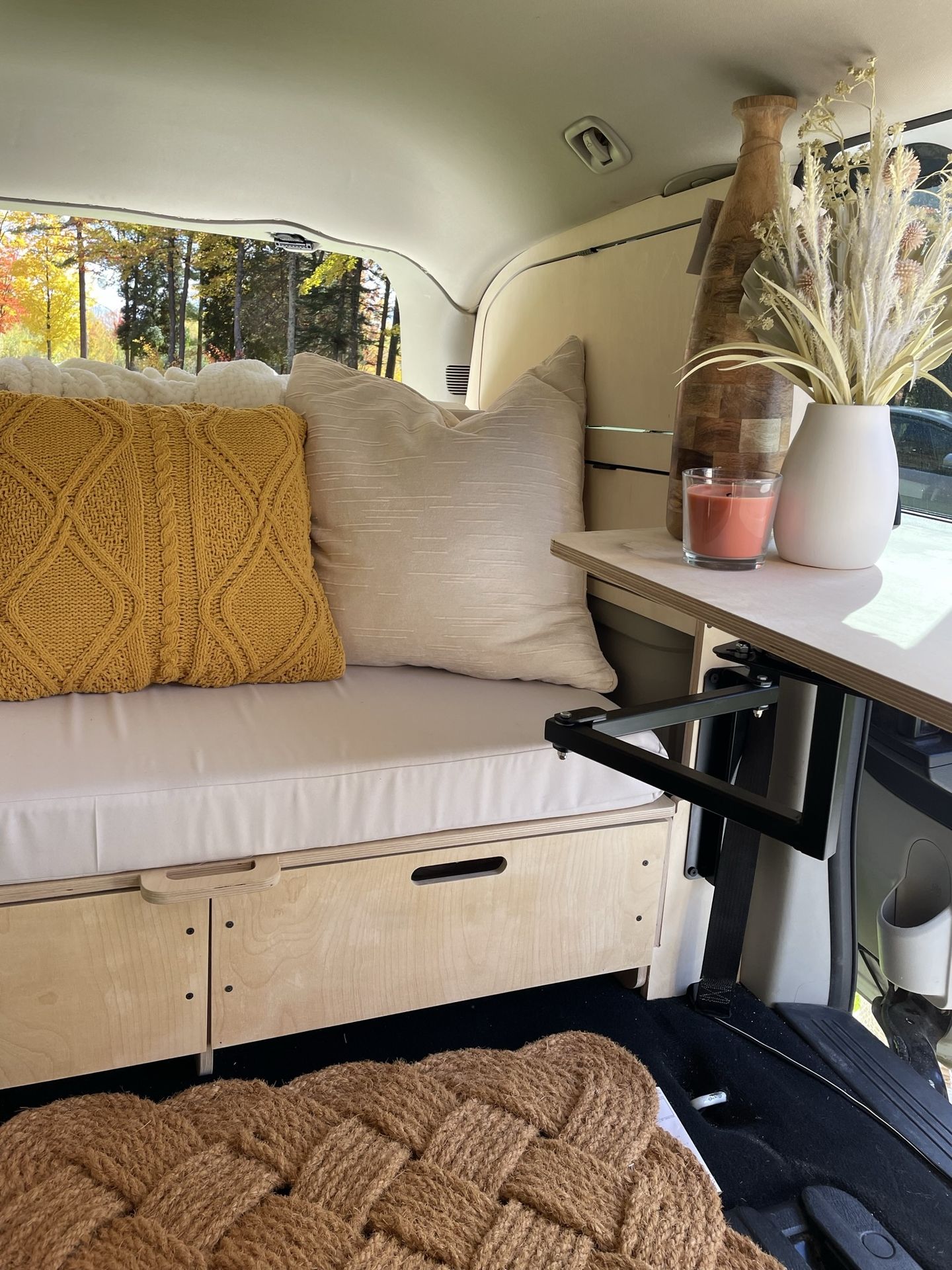 Kits de conversion de van sur mesure & vanlife | Lagom Conversion